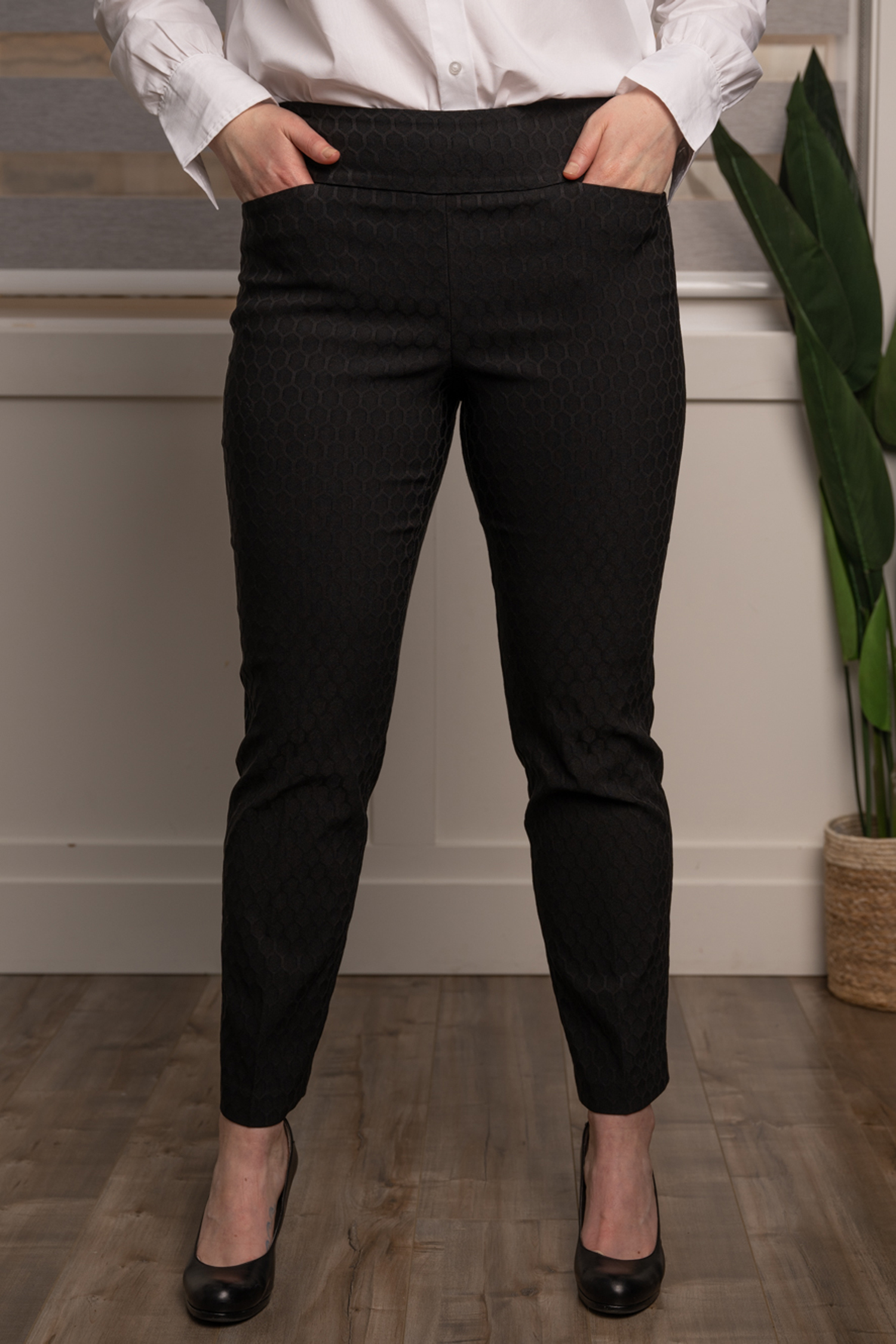 Pull-on Ankle Pant | Up! Pants | Suzanne's